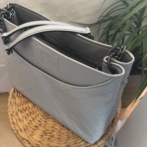 Tory Burch | Bags | Tory Burch Alexa Slouchy Tote Nwt | Poshmark